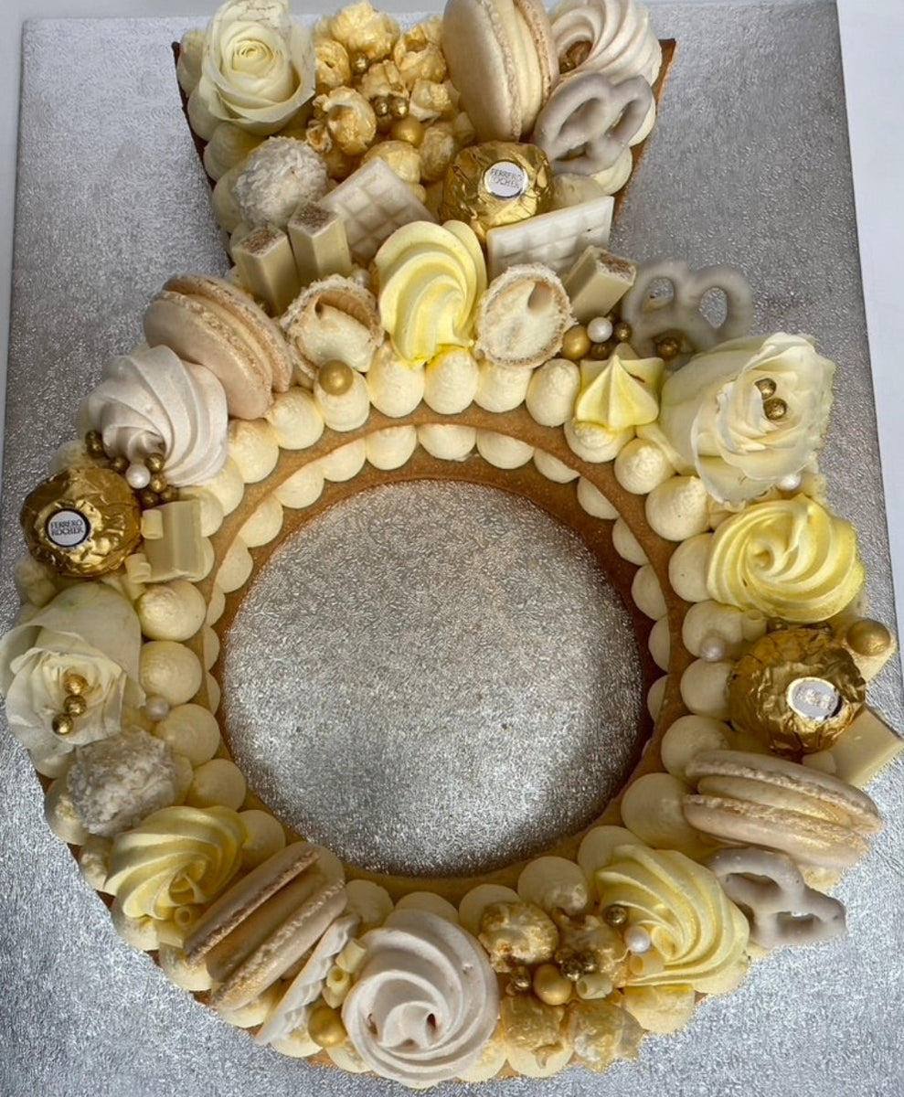 Engagement ring cake – Yasmin Bakery & Cartering